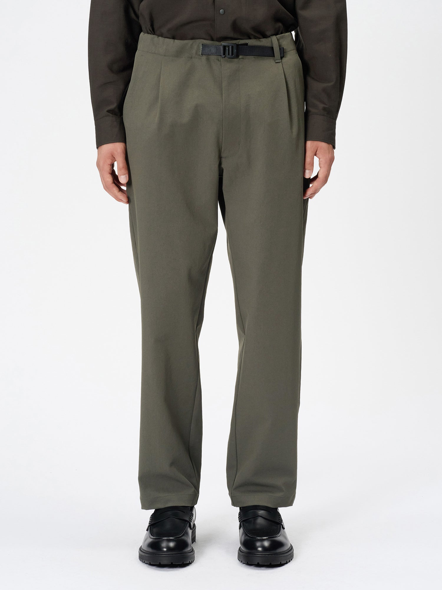 One Tuck Tapered Stretch Pants – Goldwin Korea